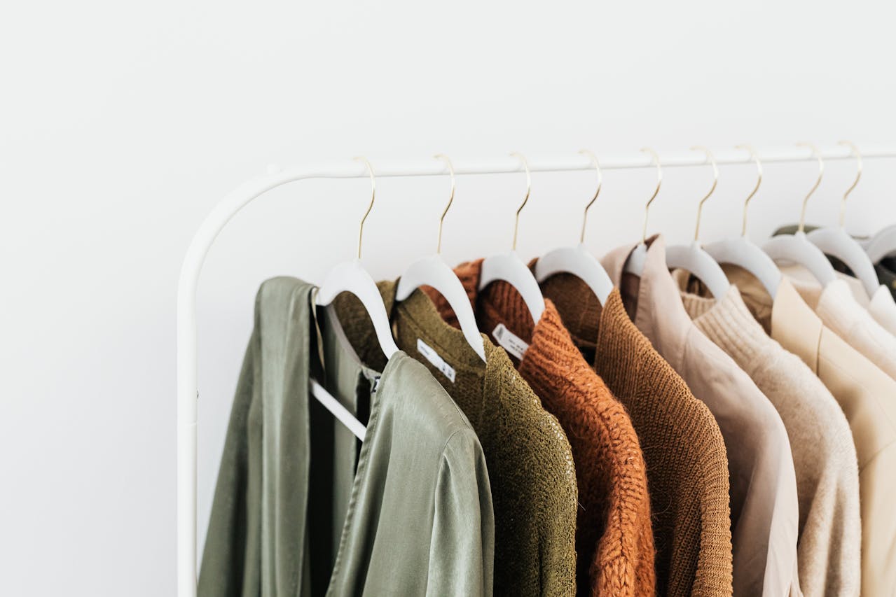 Capsule Wardrobe Guide: How Many Pieces Do You Really Need for a ...
